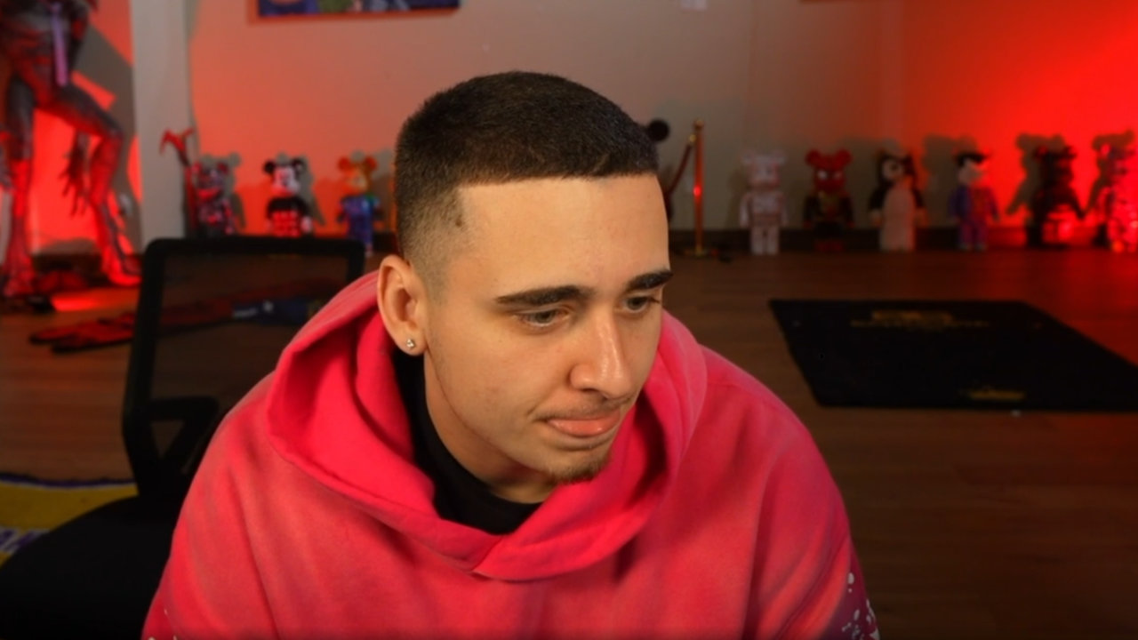 Tras vivir gratis por dos año, streamer de Twitch se queja porque tiene ...